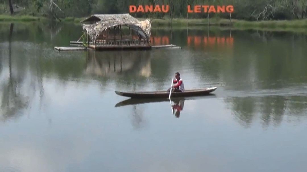Wisata Danau Letang di Batanghari Menjadi Tempat Favorit Menunggu Waktu ...
