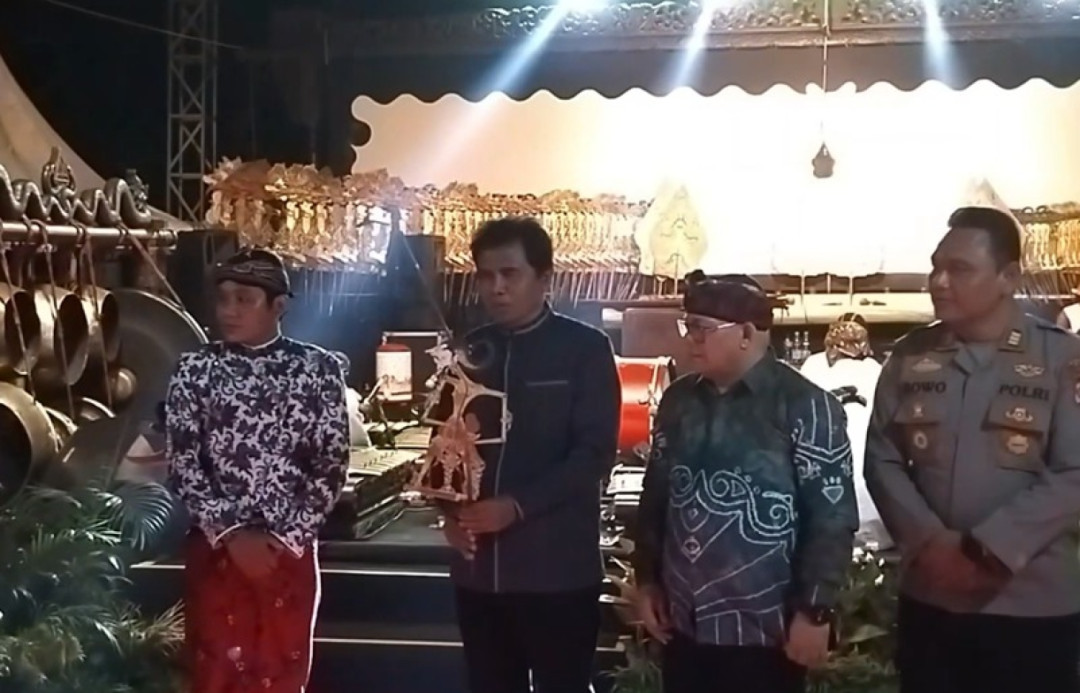 Membudayakan Nilai-Nilai Pancasila Dengan Pentas Wayang Kulit