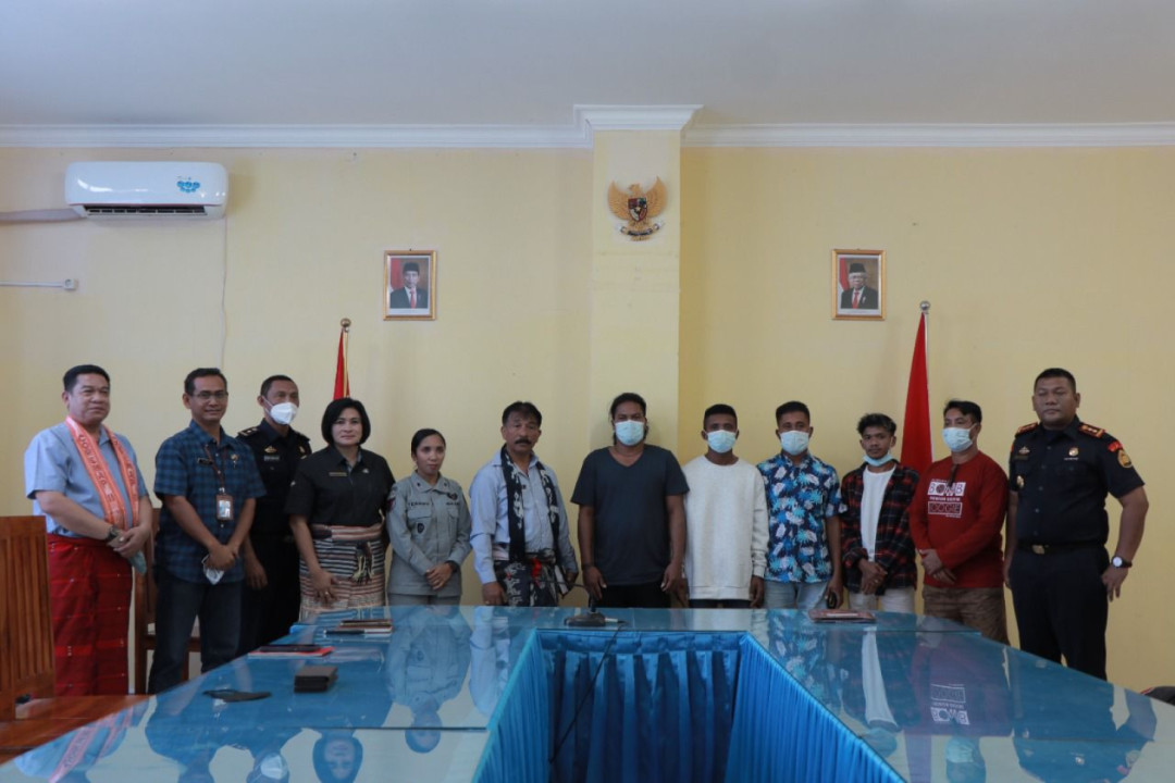 Tunjukan Tanda SOS, 6 Nelayan Berhasil Diselamatkan Tim JRCC Australia