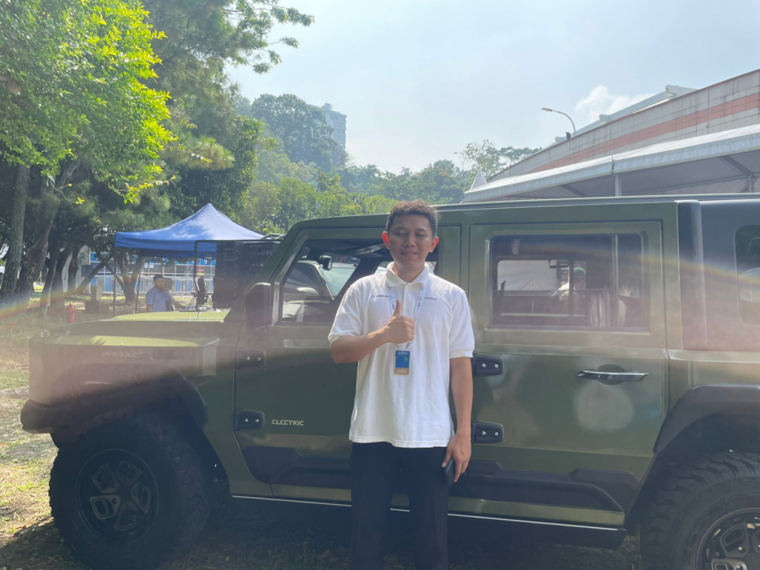 Presiden Prabowo Luncurkan Mobil Listrik 'PANDU' Karya Anak Bangsa