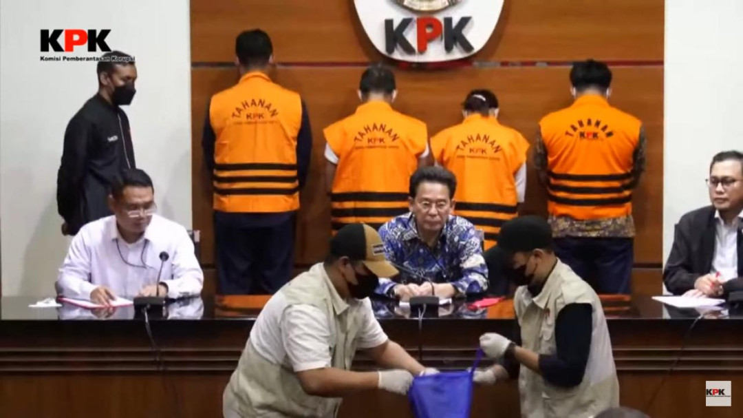 Jerat 10 Tersangka, KPK Ungkap Uang Suap Proyek Rel Kereta Api Digunakan untuk THR
