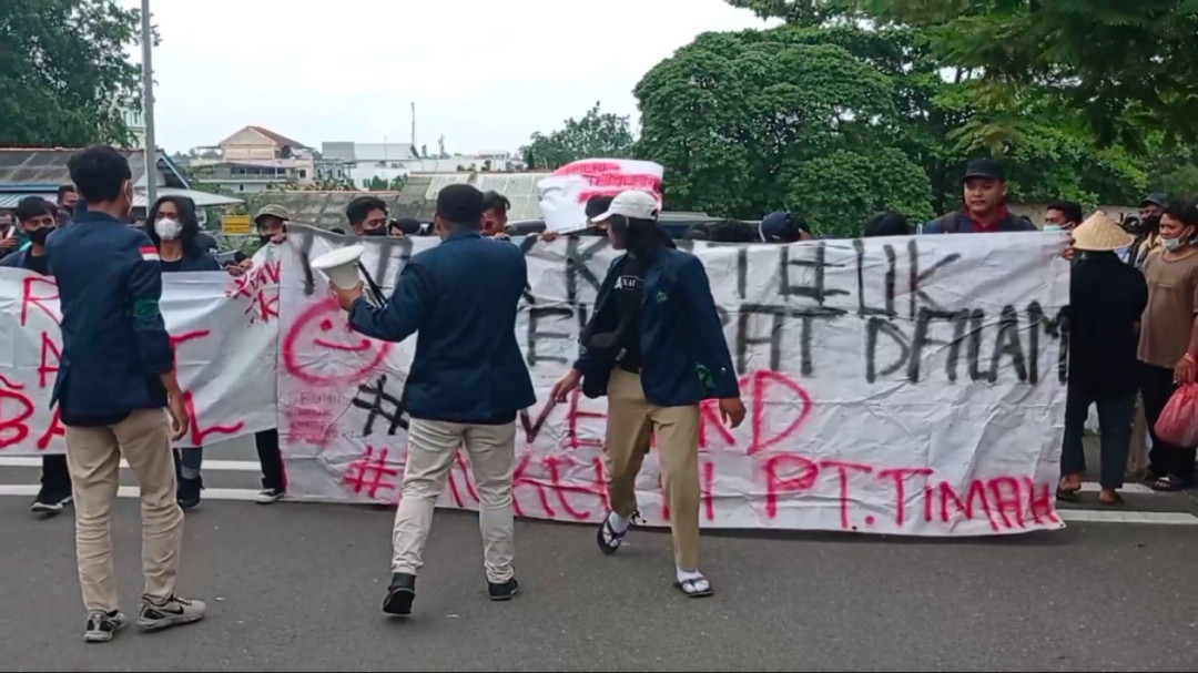 Teluk Kelabat Kian Memprihatinkan dengan Kehadiran Kapal Isap