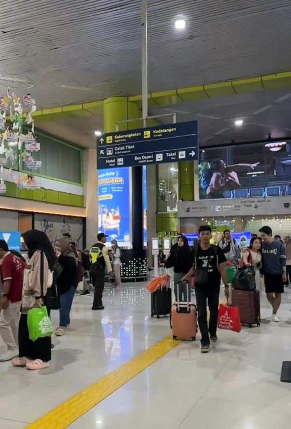 KAI Catat Adanya Peningkatan Perjalanan Kereta Api Selama Arus Balik Lebaran 2025 di Stasiun Gambir
