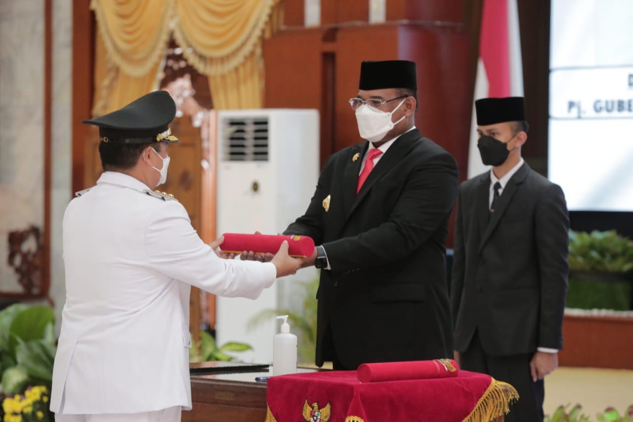 Penjabat Gubernur Kalsel Resmi Lantik Walikota dan Wakil Walikota ... Penjabat Gubernur Kalsel Resmi Lantik Walikota dan Wakil Walikota ...