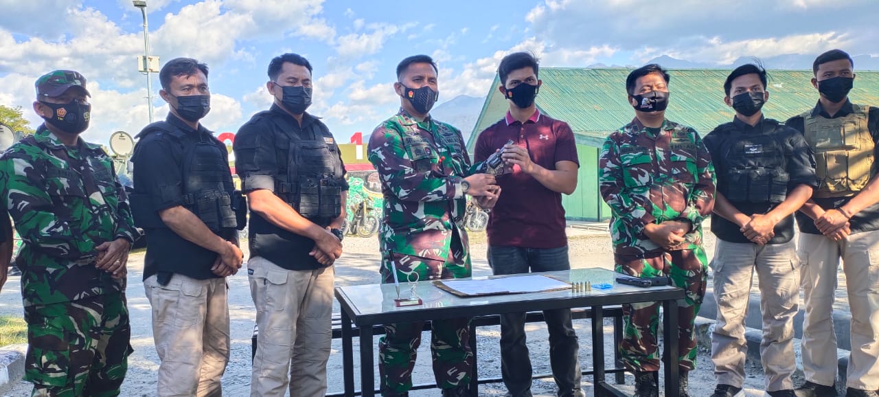 Kodim 1702 /Jayawijaya Terima Penyerahan Pistol Rampasan KKB Papua